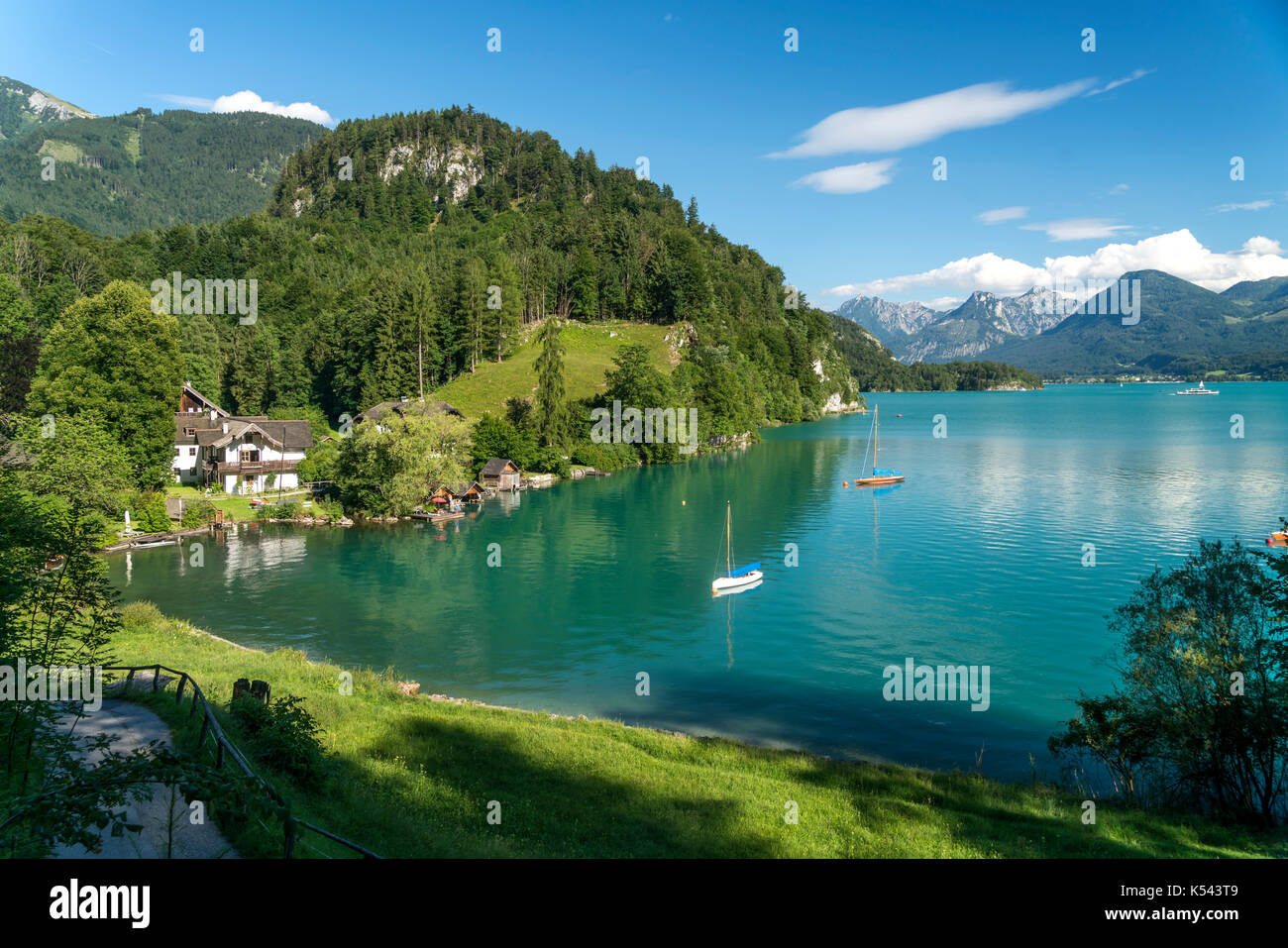 Seeufer bei St. Gilgen am Wolfgangsee, Salzkammergut, Österreich ...