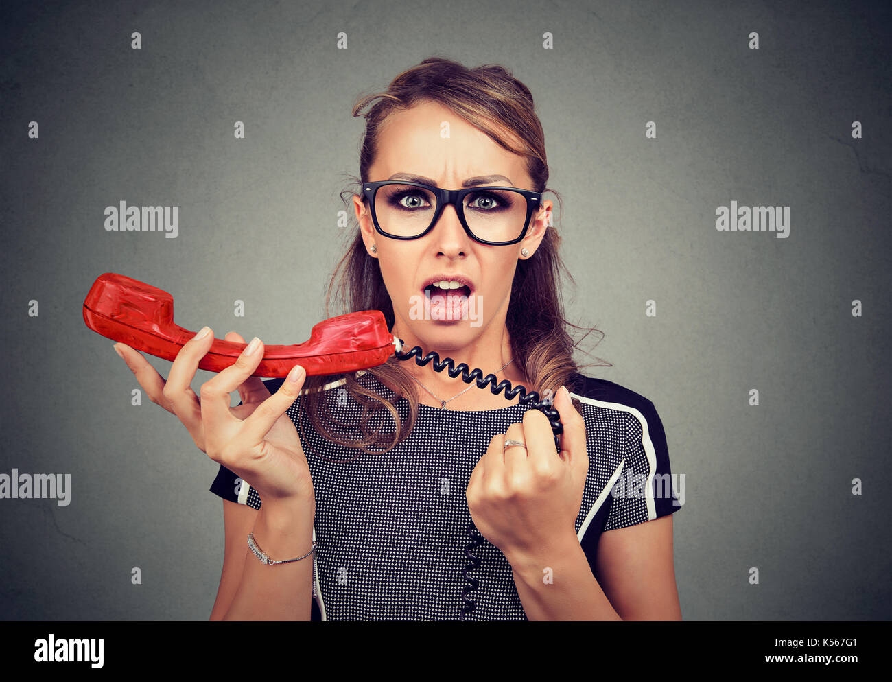 Schockiert verwirrt -Fotos und -Bildmaterial in hoher Auflösung – Alamy