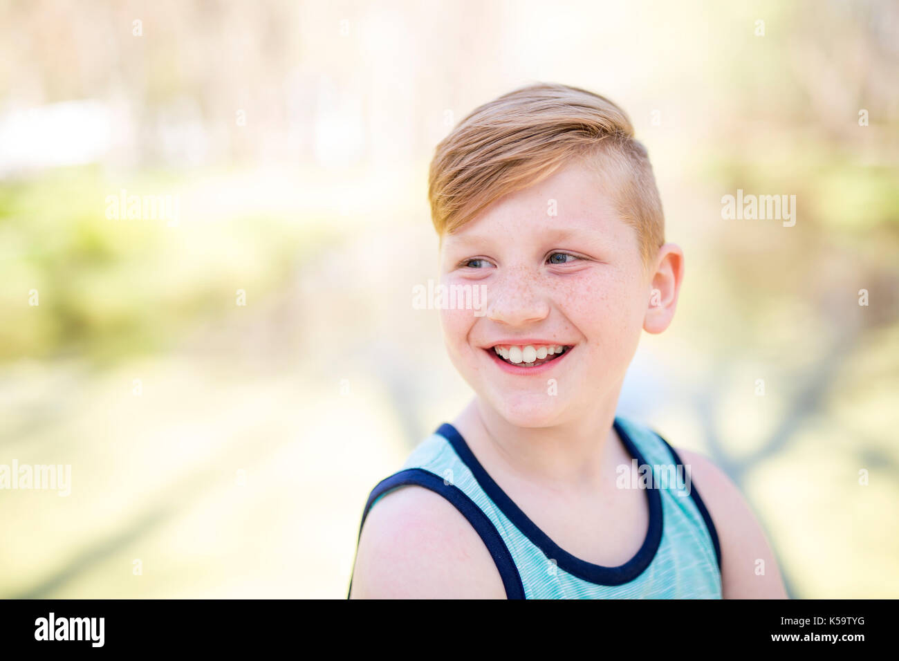 Rothaariges kind -Fotos und -Bildmaterial in hoher Auflösung – Alamy