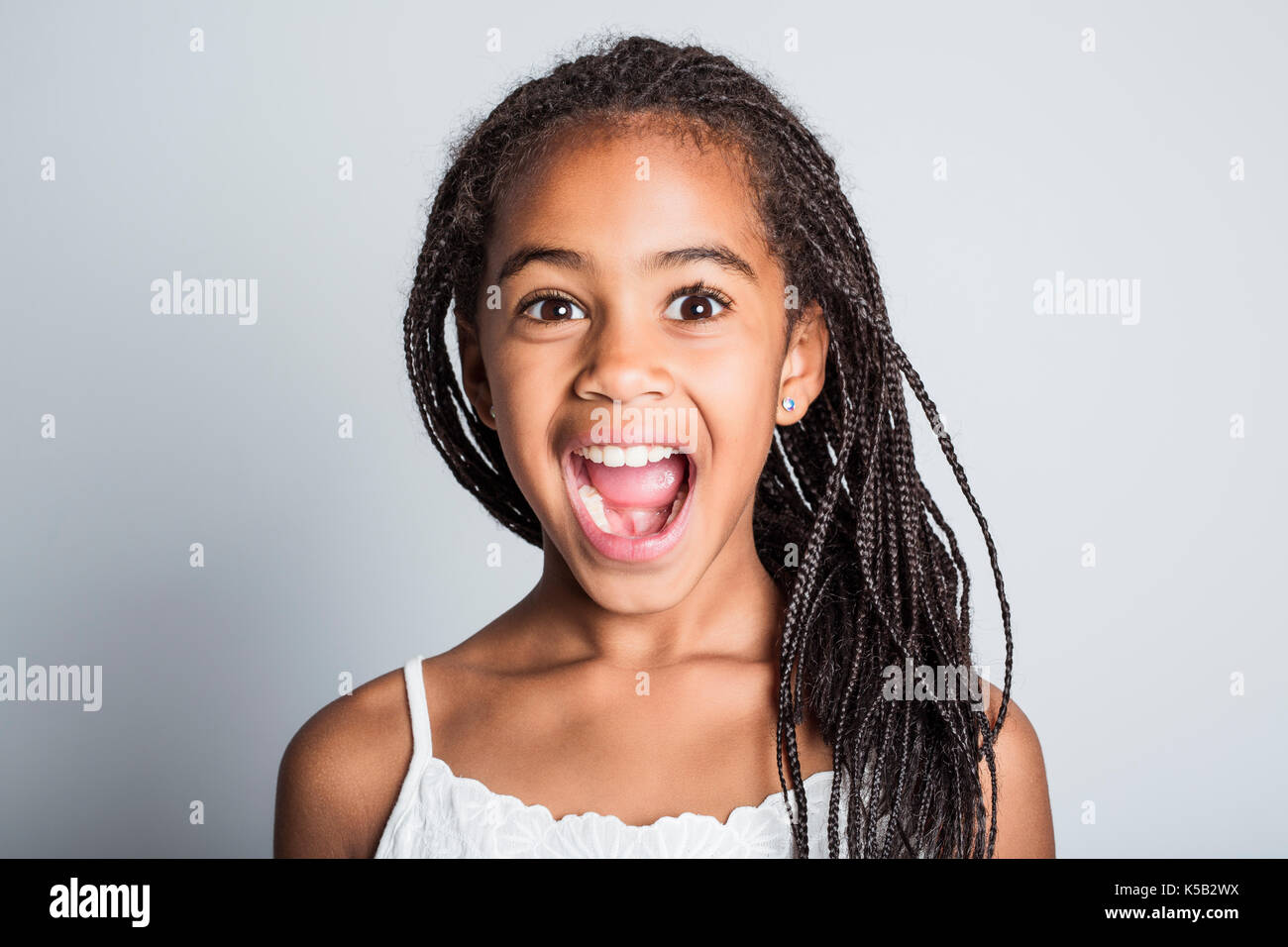 Kleines schwarzes mädchen -Fotos und -Bildmaterial in hoher Auflösung – Alamy