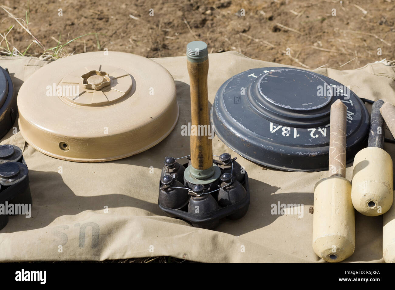 Anti Tank Mine Stockfotos und -bilder Kaufen - Alamy