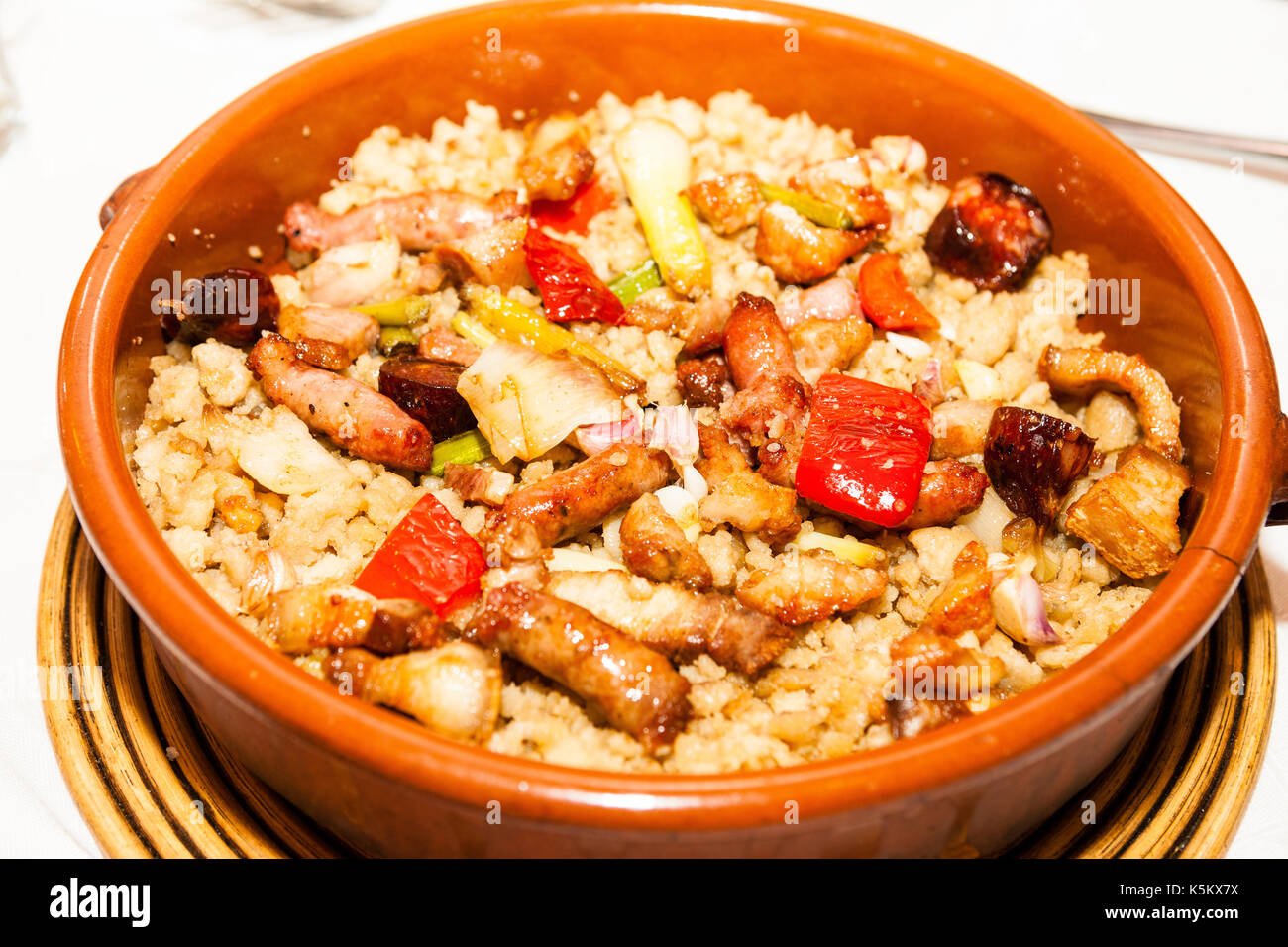 Migas, typisch spanisch Stockfotografie - Alamy