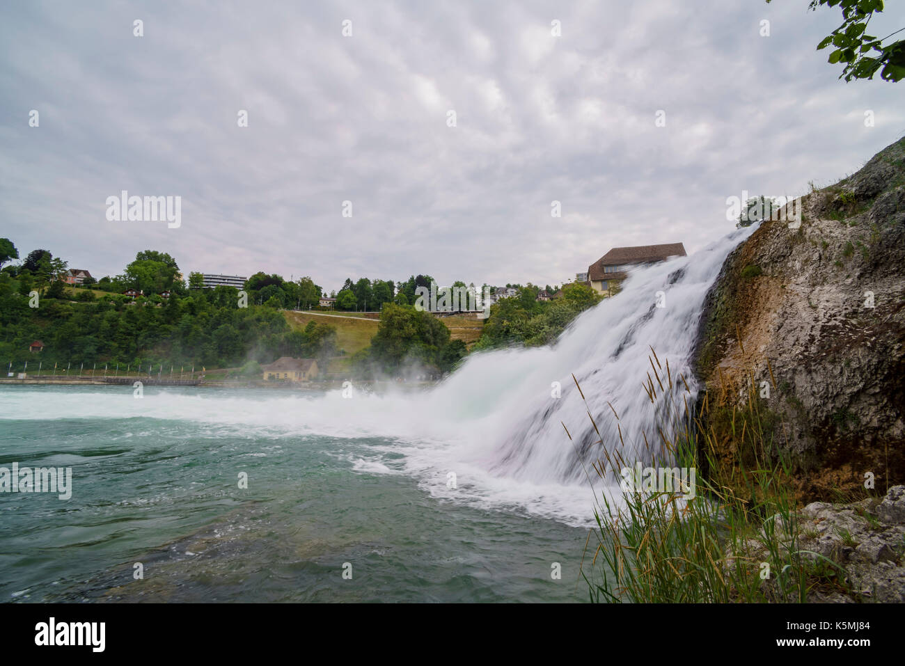 Der größte Wasserfall - Rheinfall bei Europa, Zürich, Schweiz ...
