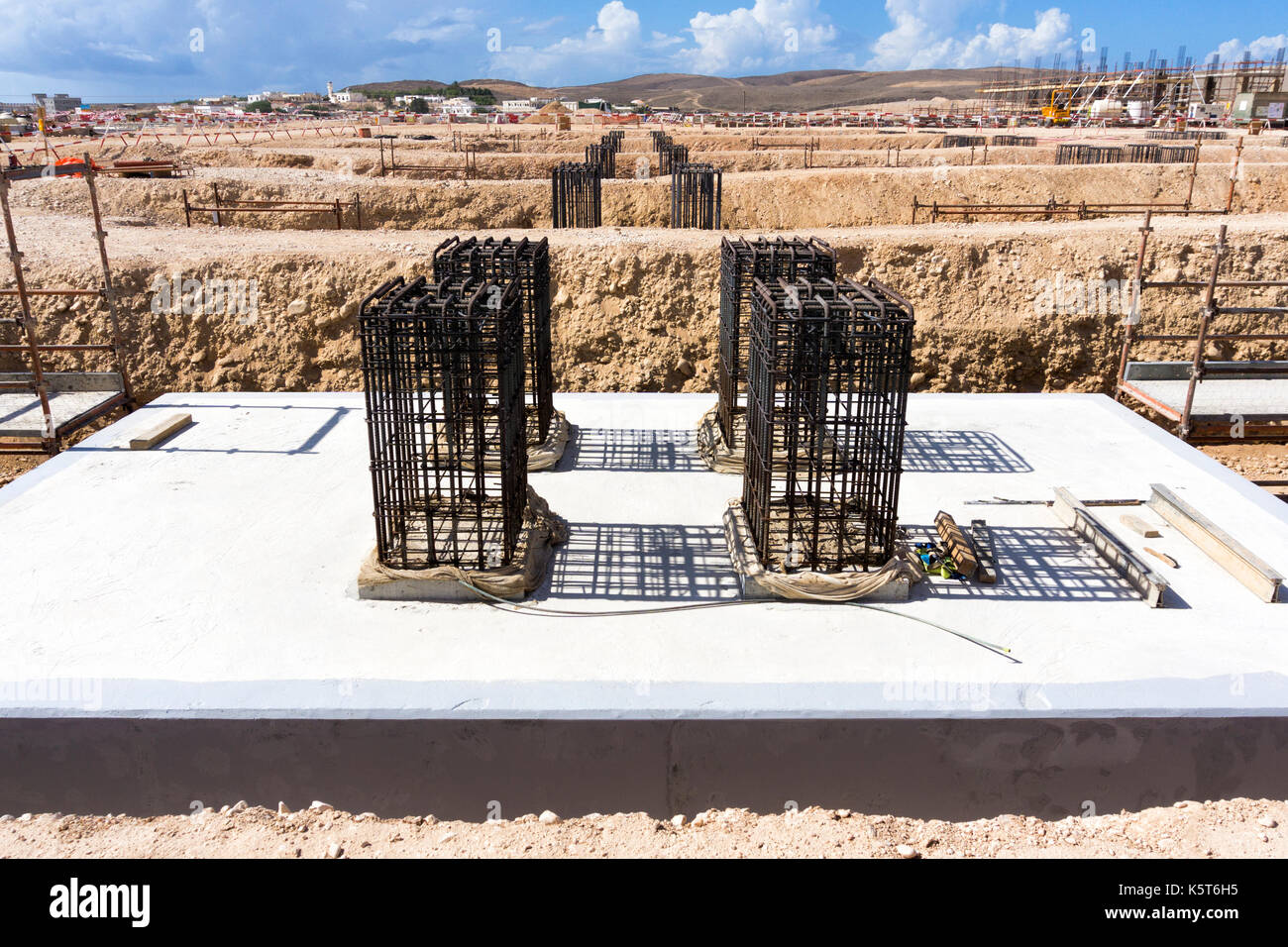 Pouring concrete rebar -Fotos und -Bildmaterial in hoher Auflösung – Alamy
