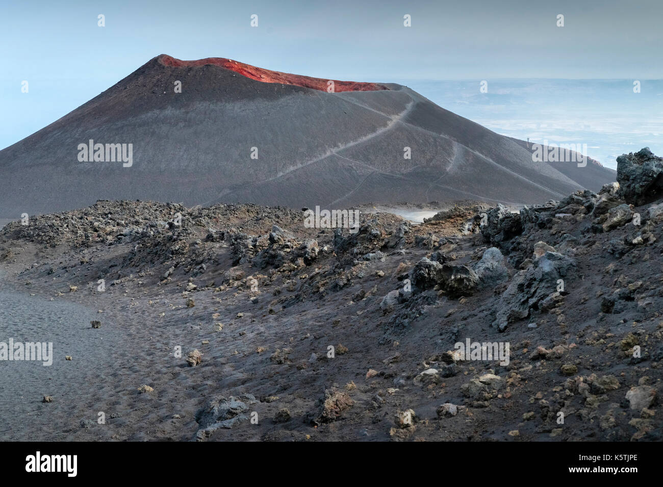 Italien sizilien ätna vulkan krater -Fotos und -Bildmaterial in hoher ...