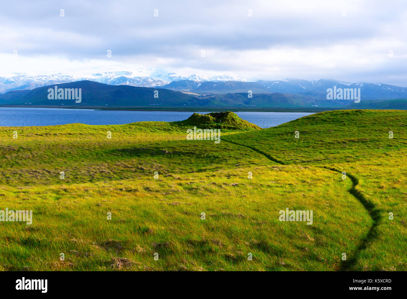 Isländischer berg -Fotos und -Bildmaterial in hoher Auflösung – Alamy