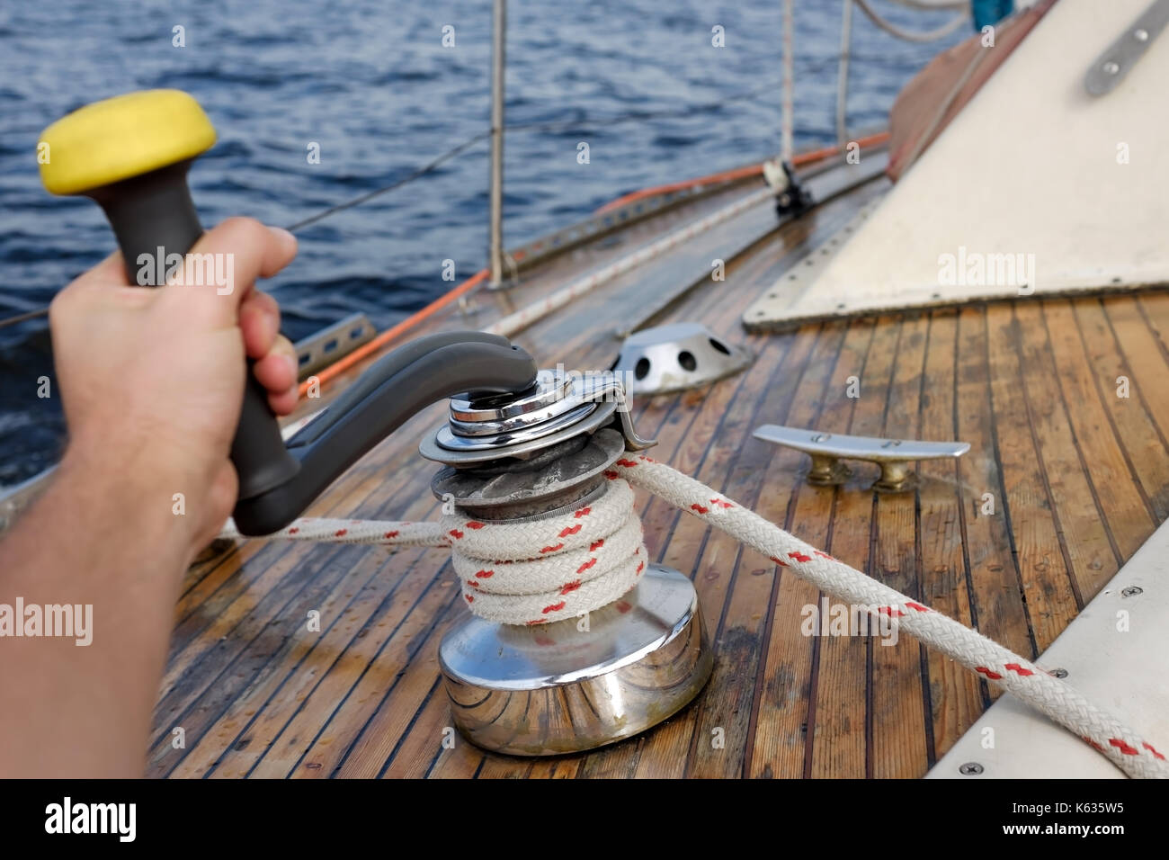 Hand schiff boot segelboot -Fotos und -Bildmaterial in hoher Auflösung ...