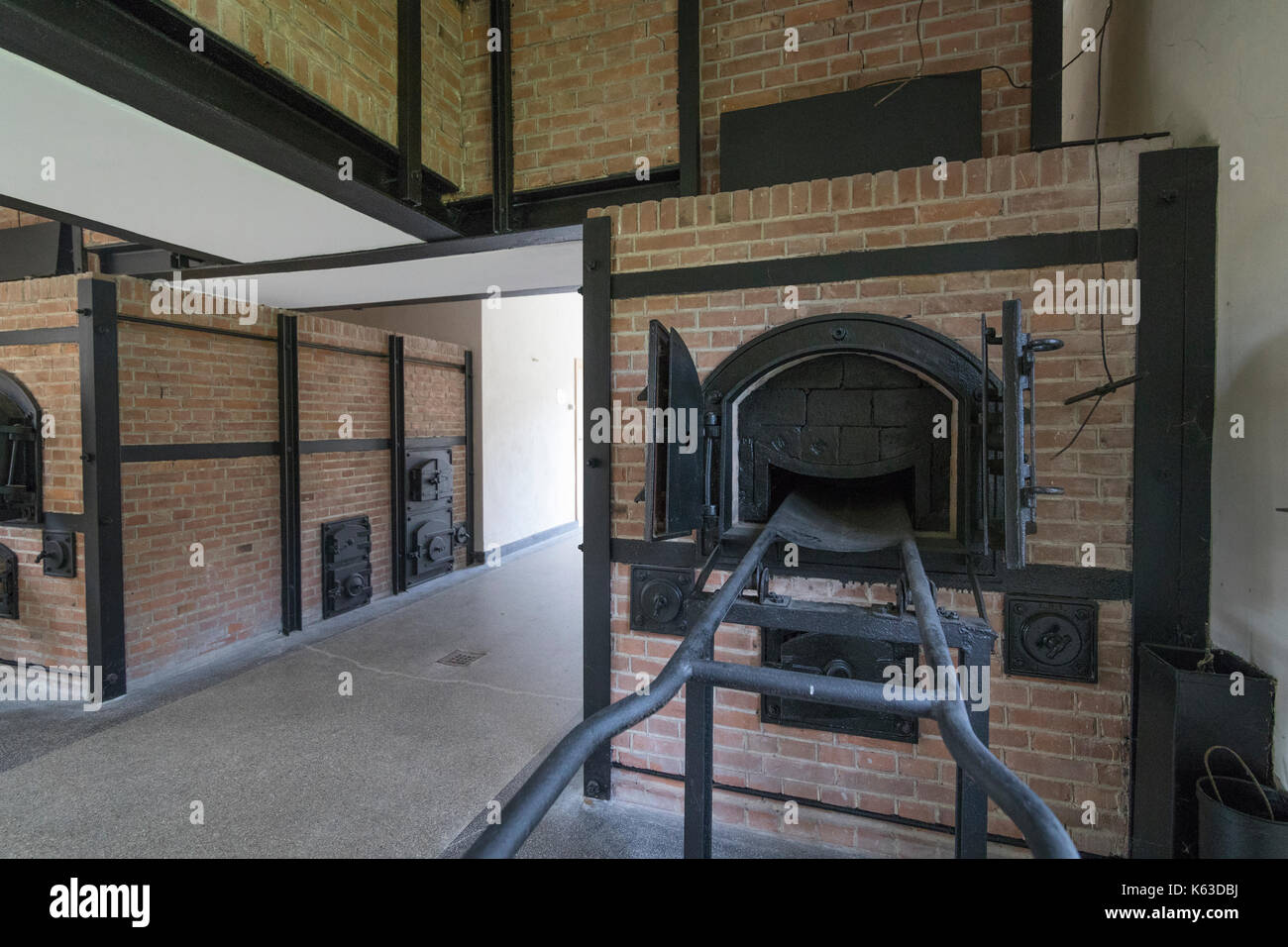 Crematorium Oven Stockfotos & Crematorium Oven Bilder - Alamy