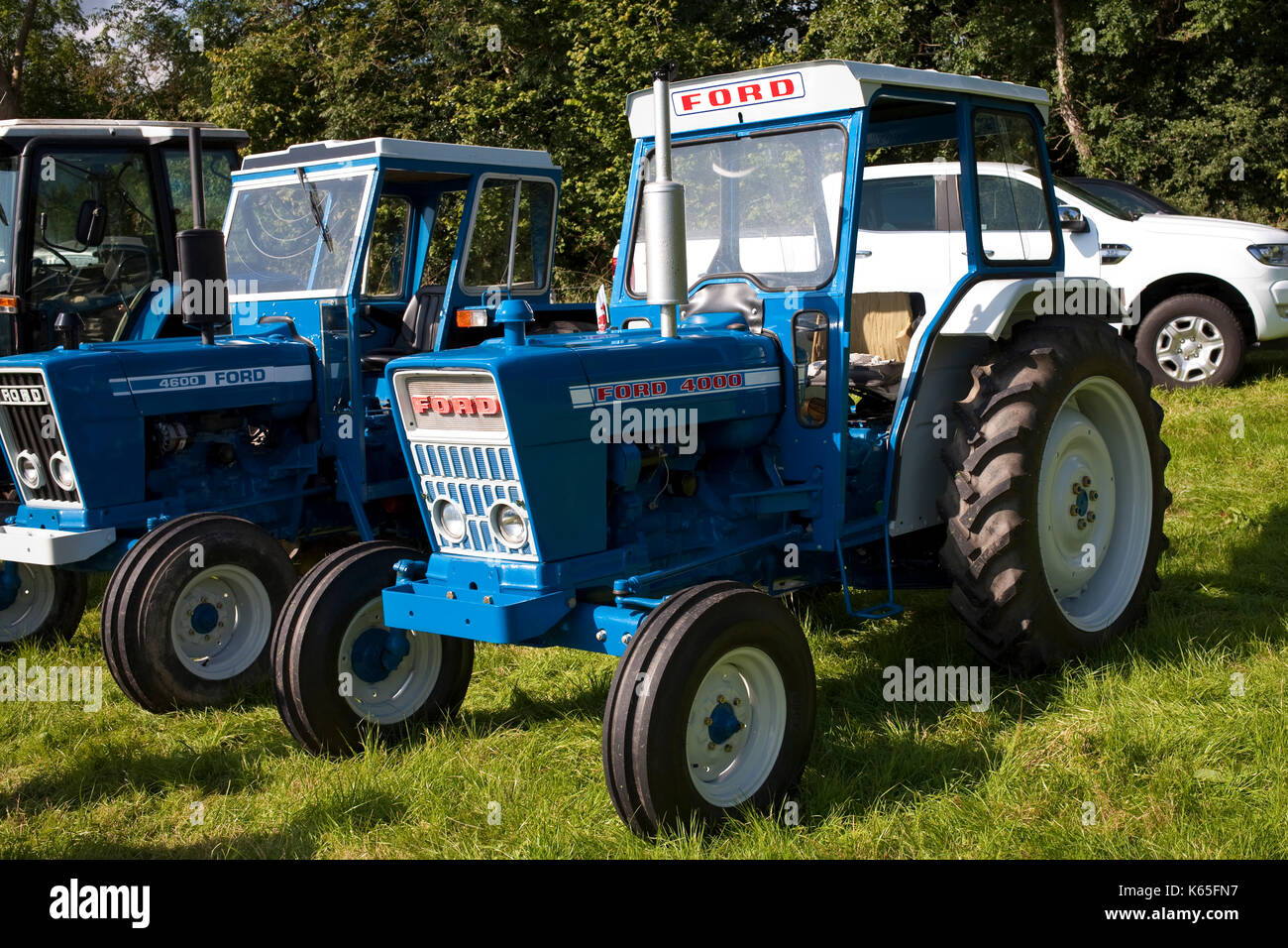 Ford 4000 tractor -Fotos und -Bildmaterial in hoher Auflösung – Alamy