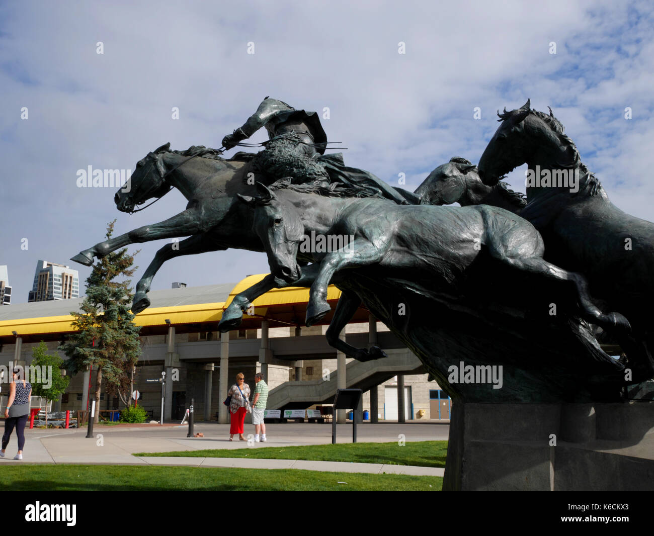 'Am Ufer des Bug', eine Bronzene Pferde Skulpturen an der Stampede ...