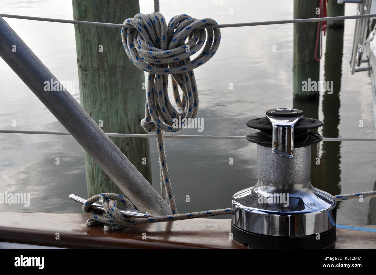 Fischerboot mit segel -Fotos und -Bildmaterial in hoher Auflösung – Alamy