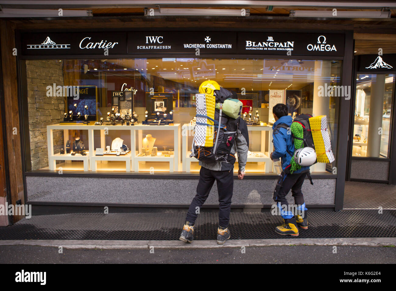 Shop mit Armbanduhren und Schmuck, Bahnhofstrasse, Zermatt, Wallis ...