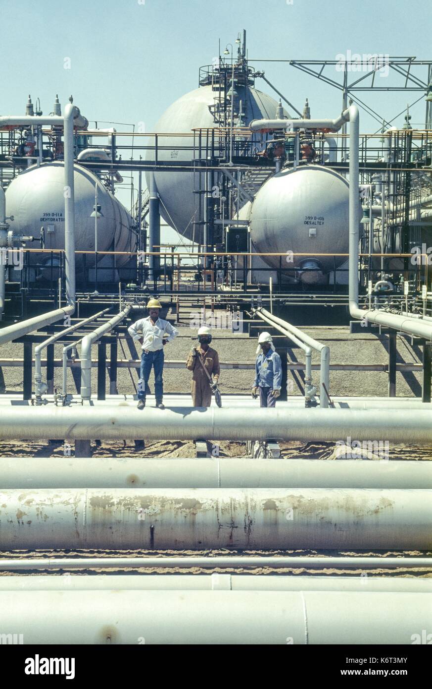 Oil terminal in saudi arabia -Fotos und -Bildmaterial in hoher ...