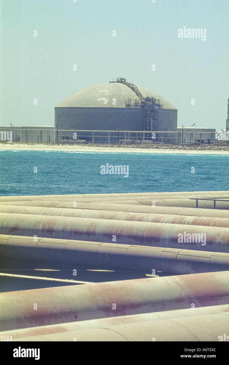 Oil terminal in saudi arabia -Fotos und -Bildmaterial in hoher ...