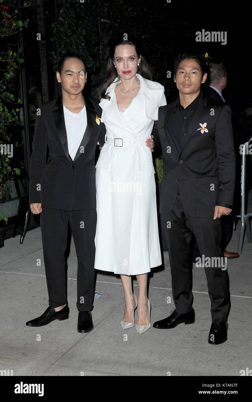 Maddox Jolie Pitt Angelina Jolie Pax Jolie Pitt Heraus Und über Für Celebrity Candids Do New