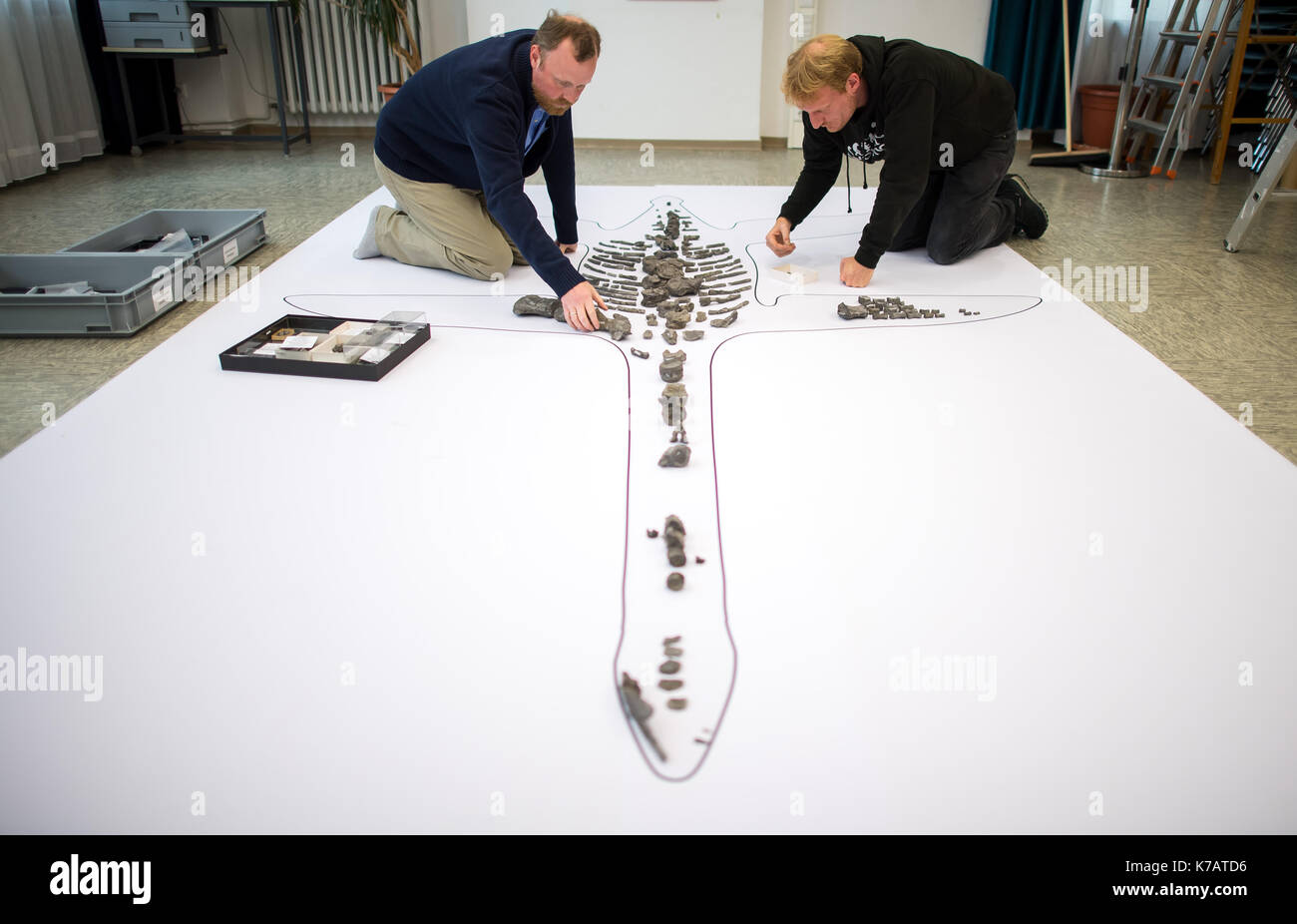 Sven Sachs (L), ein paleo - herpetologe und Dr. Mark Keiter, Geologe ...