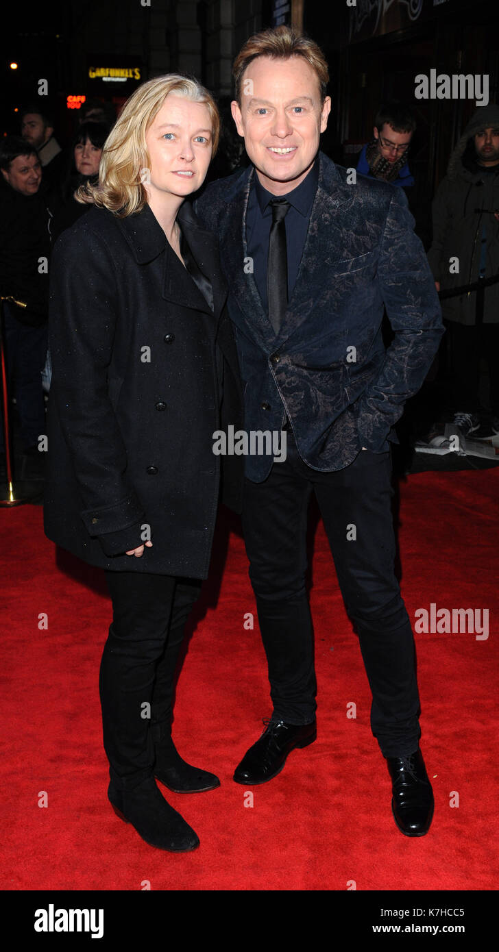 Jason donovan wife angela malloch -Fotos und -Bildmaterial in hoher ...