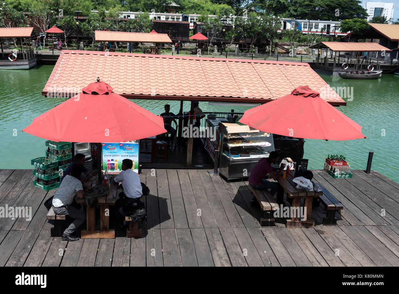 Pettah schwimmender markt -Fotos und -Bildmaterial in hoher Auflösung – Alamy