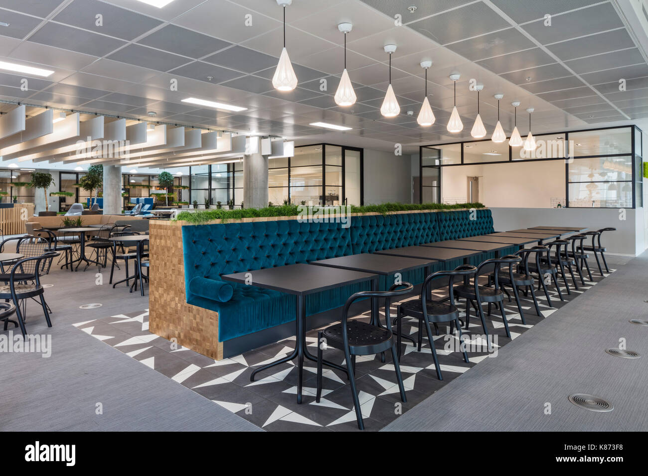 Mitarbeiter kantine -Fotos und -Bildmaterial in hoher Auflösung – Alamy