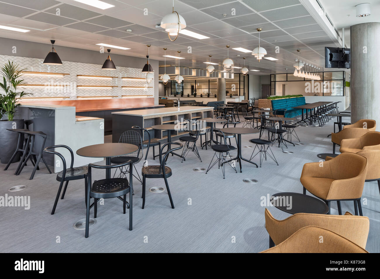 Mitarbeiter kantine -Fotos und -Bildmaterial in hoher Auflösung – Alamy
