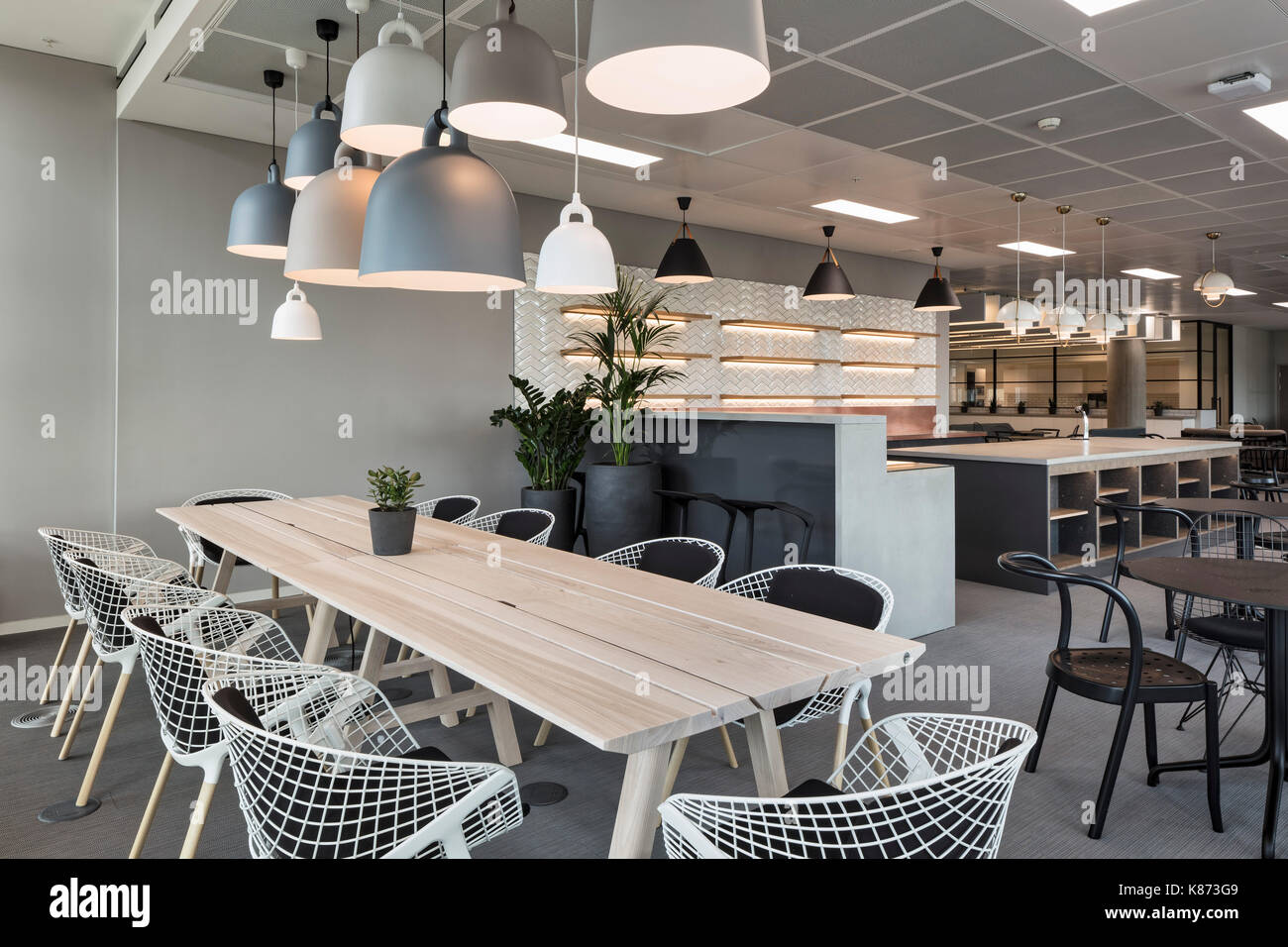 Mitarbeiter kantine -Fotos und -Bildmaterial in hoher Auflösung – Alamy