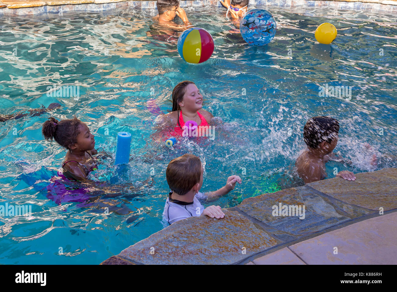 Teens Swimming Pool Stockfotos und -bilder Kaufen - Seite 3 - Alamy