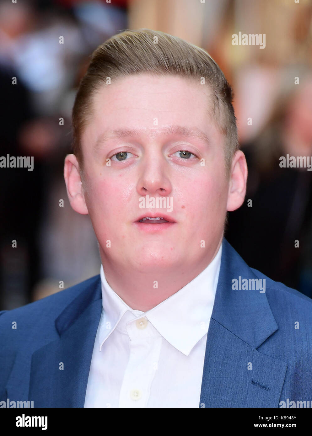 Thomas turgoose besucht weltpremiere kingsman -Fotos und -Bildmaterial ...