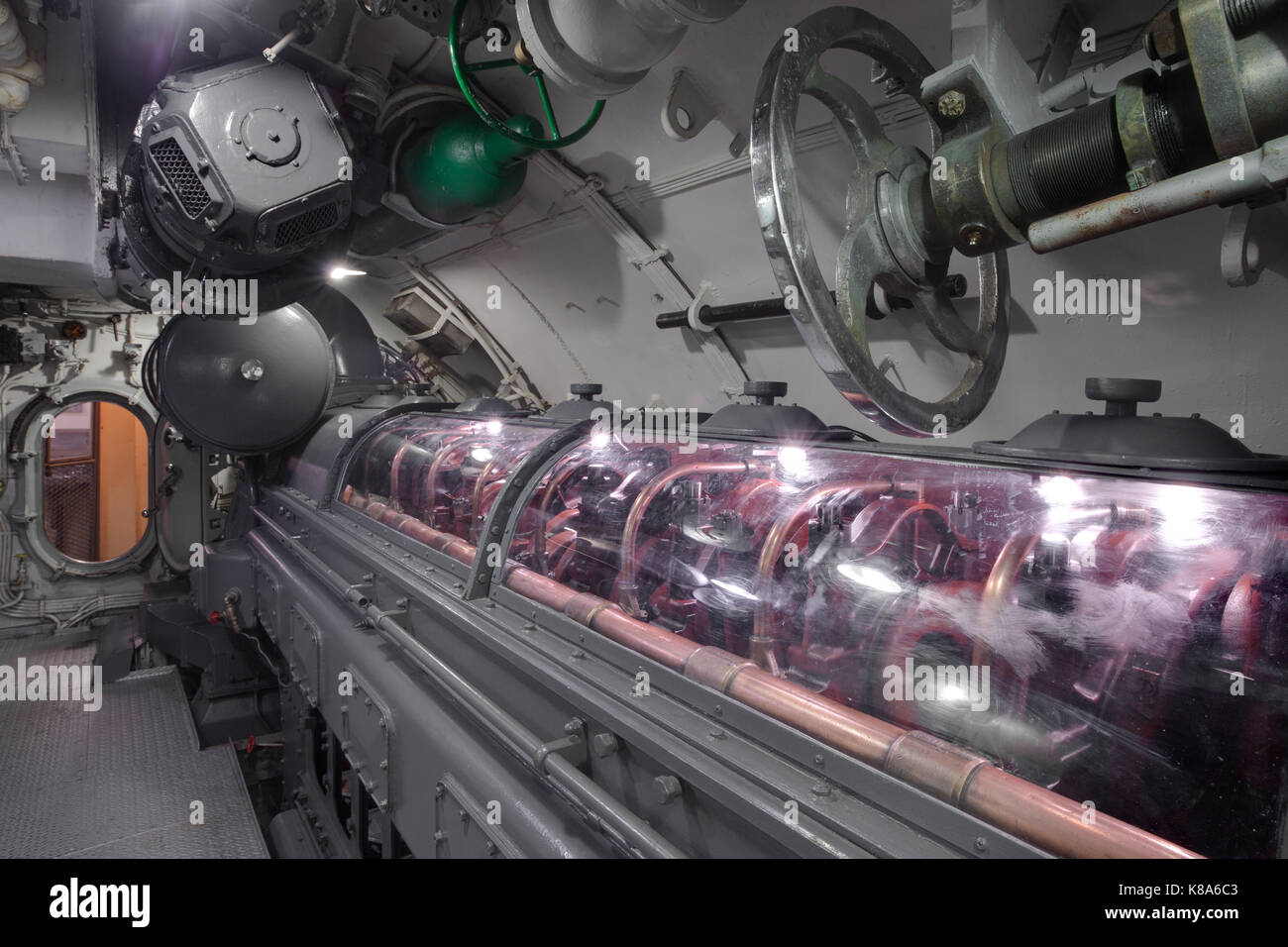 Submarine engine -Fotos und -Bildmaterial in hoher Auflösung – Alamy
