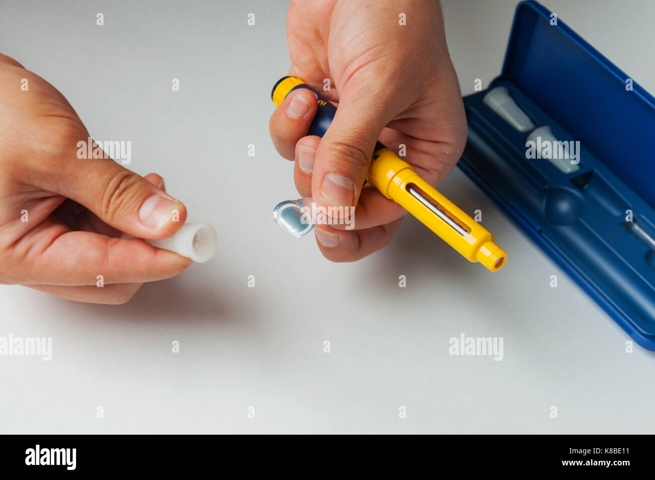 Subcutaneous injection -Fotos und -Bildmaterial in hoher Auflösung – Alamy