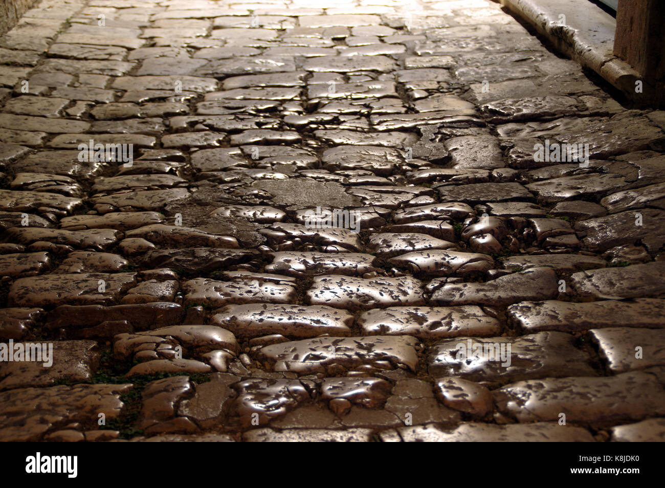 Vintage Pflasterstein Straße. perspektivische Ansicht der gepflasterten ...
