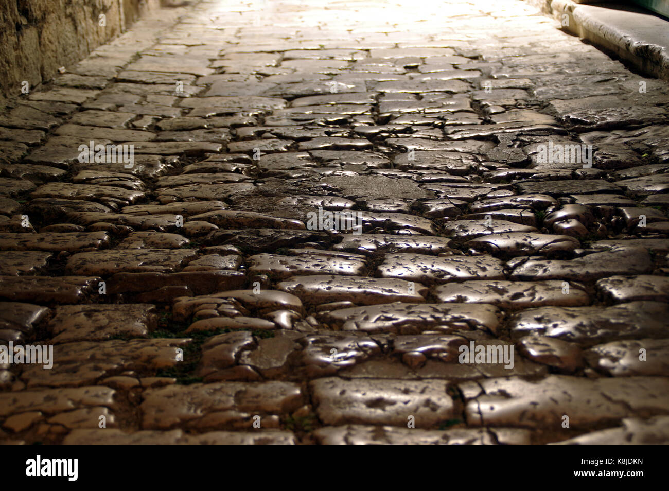 Quadratischer pflasterstein -Fotos und -Bildmaterial in hoher Auflösung ...
