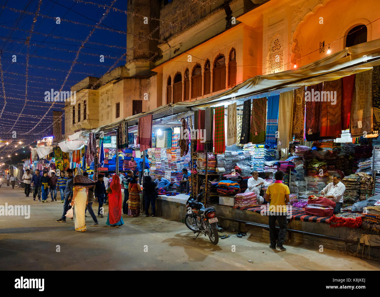 Brahma tempel rd -Fotos und -Bildmaterial in hoher Auflösung – Alamy