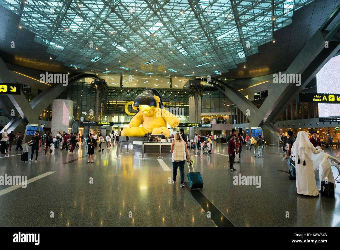 Doha, Katar - Juni 2017: Hamad Doha International Airport, Qatar. Die ...
