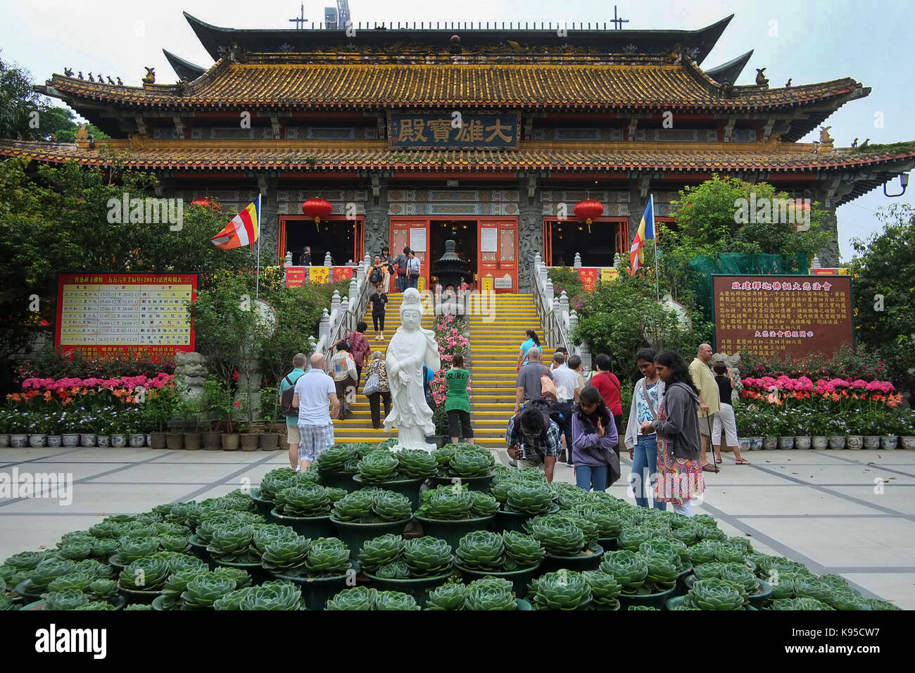 Tian Tan Buddha den Big Buddha und Po Lin Monastery Po Lin Kloster ...