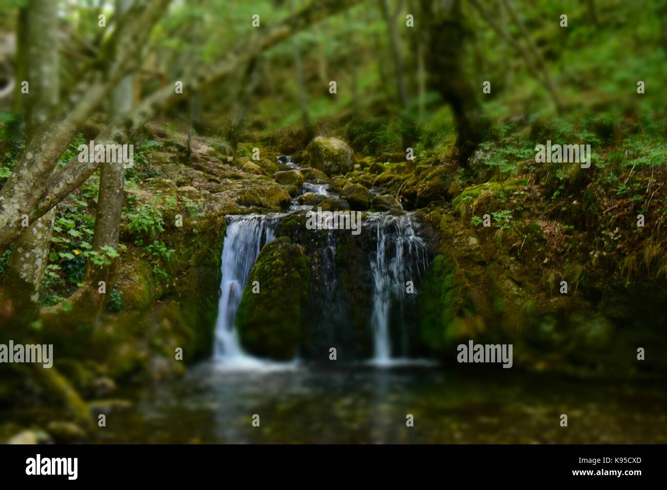 Bigar waterfall cascade romania -Fotos und -Bildmaterial in hoher ...