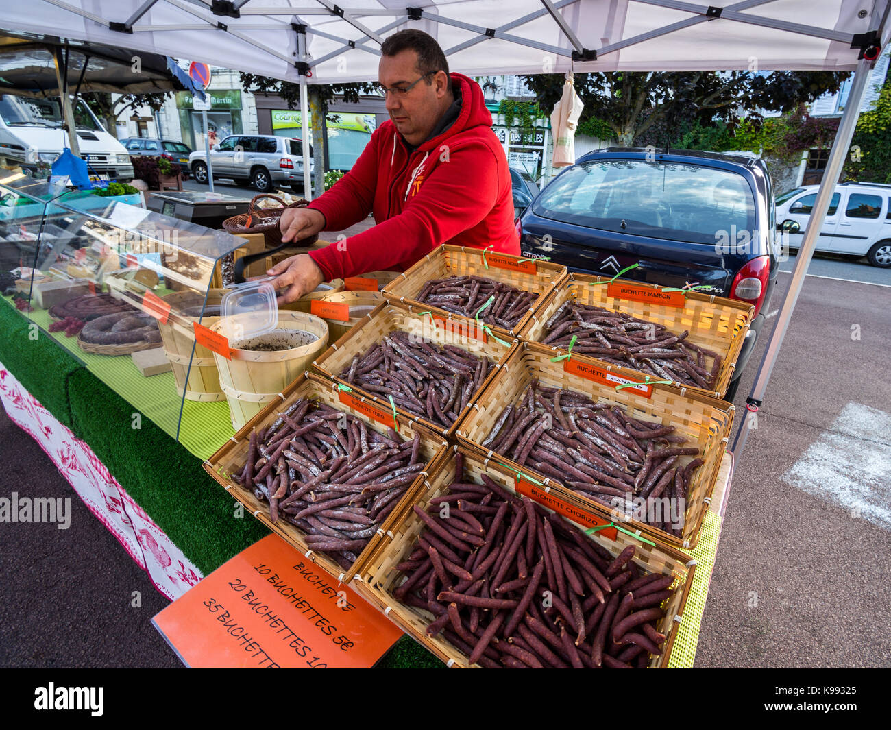 Wurst stall -Fotos und -Bildmaterial in hoher Auflösung – Alamy