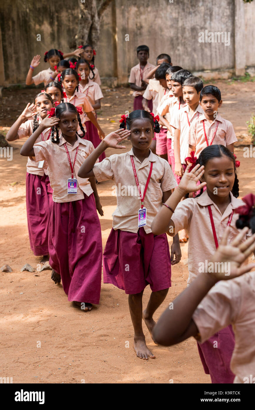 PONDICHERY, PUDUCHERY, Indien - SSEPTEMBER 04, 2017. Schule Parade der ...