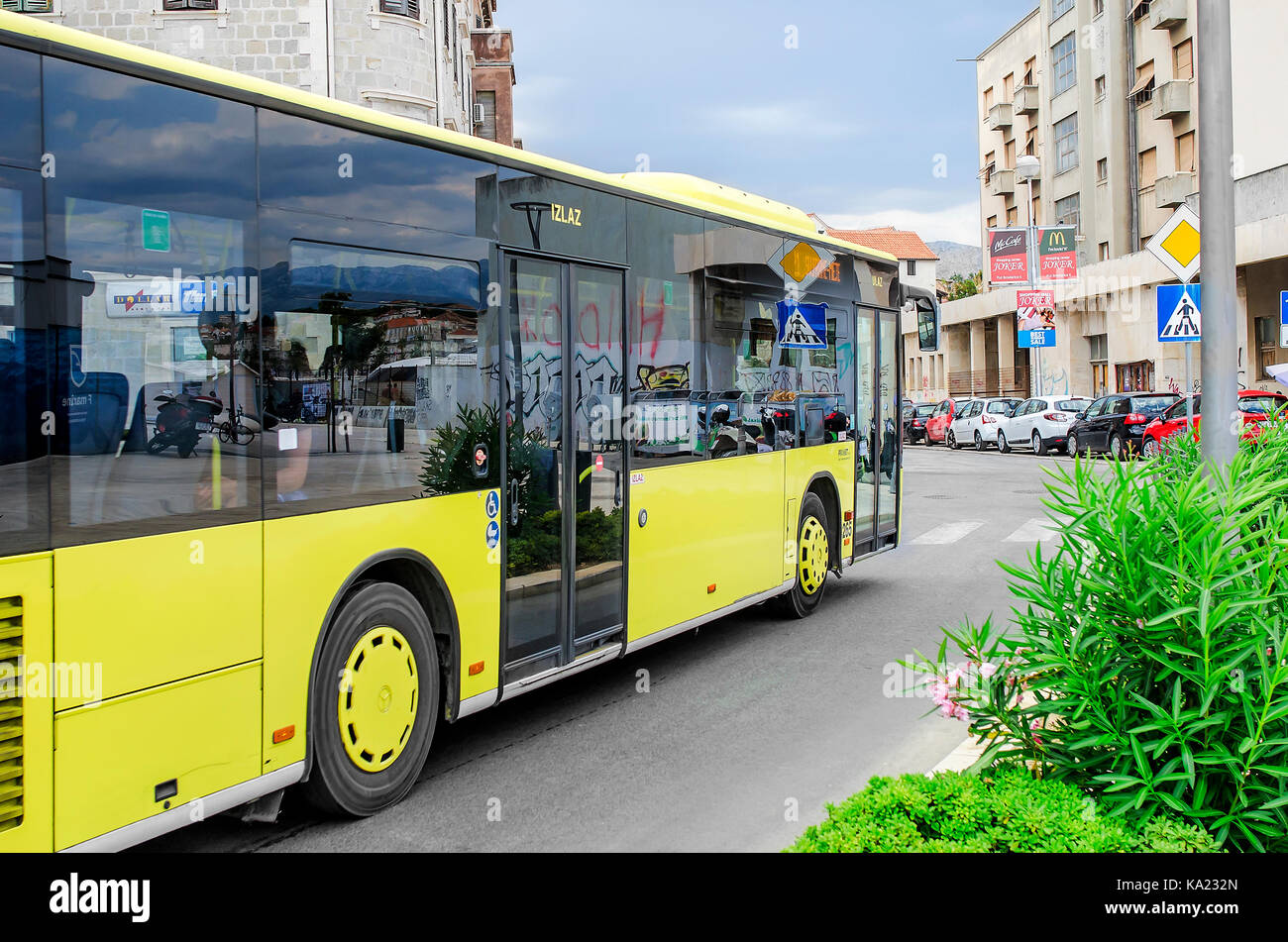 Bus auto transport transport -Fotos und -Bildmaterial in hoher ...