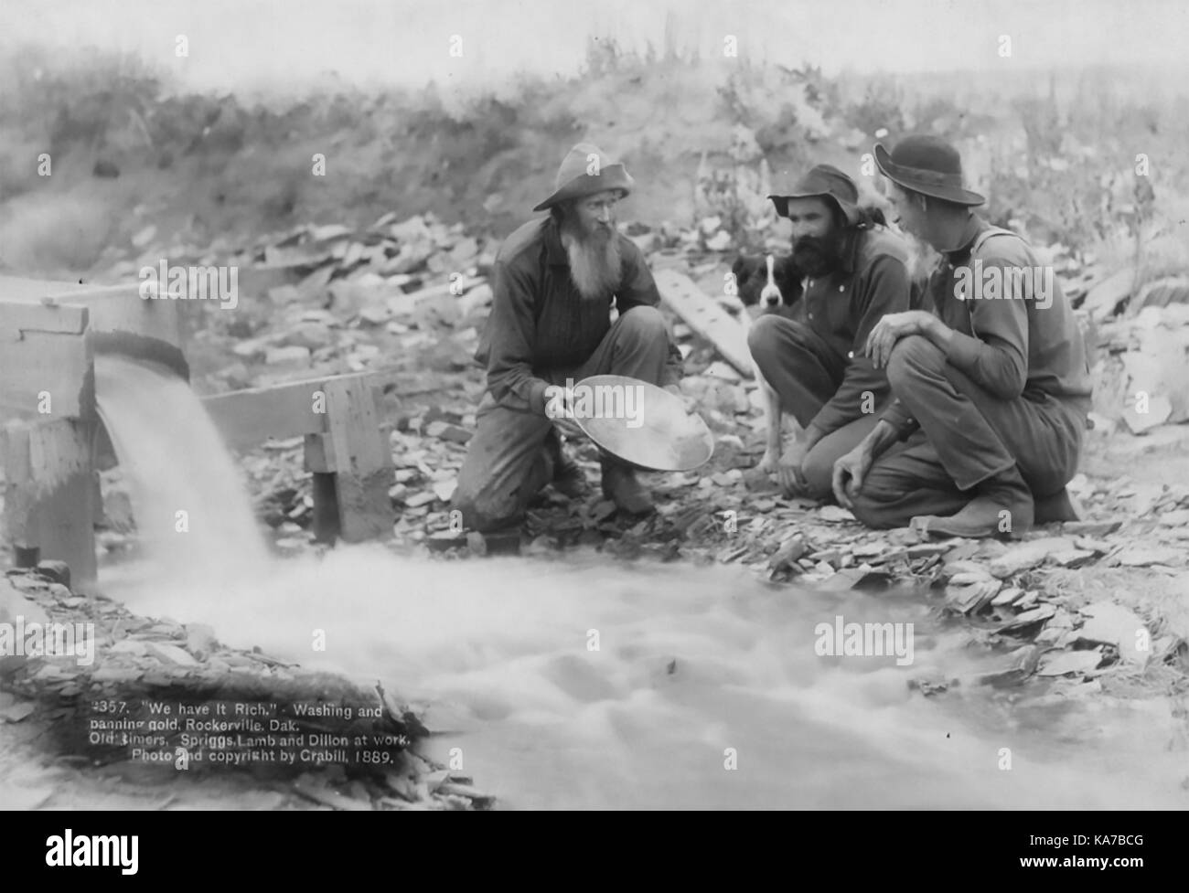 Panning and washing for gold -Fotos und -Bildmaterial in hoher ...