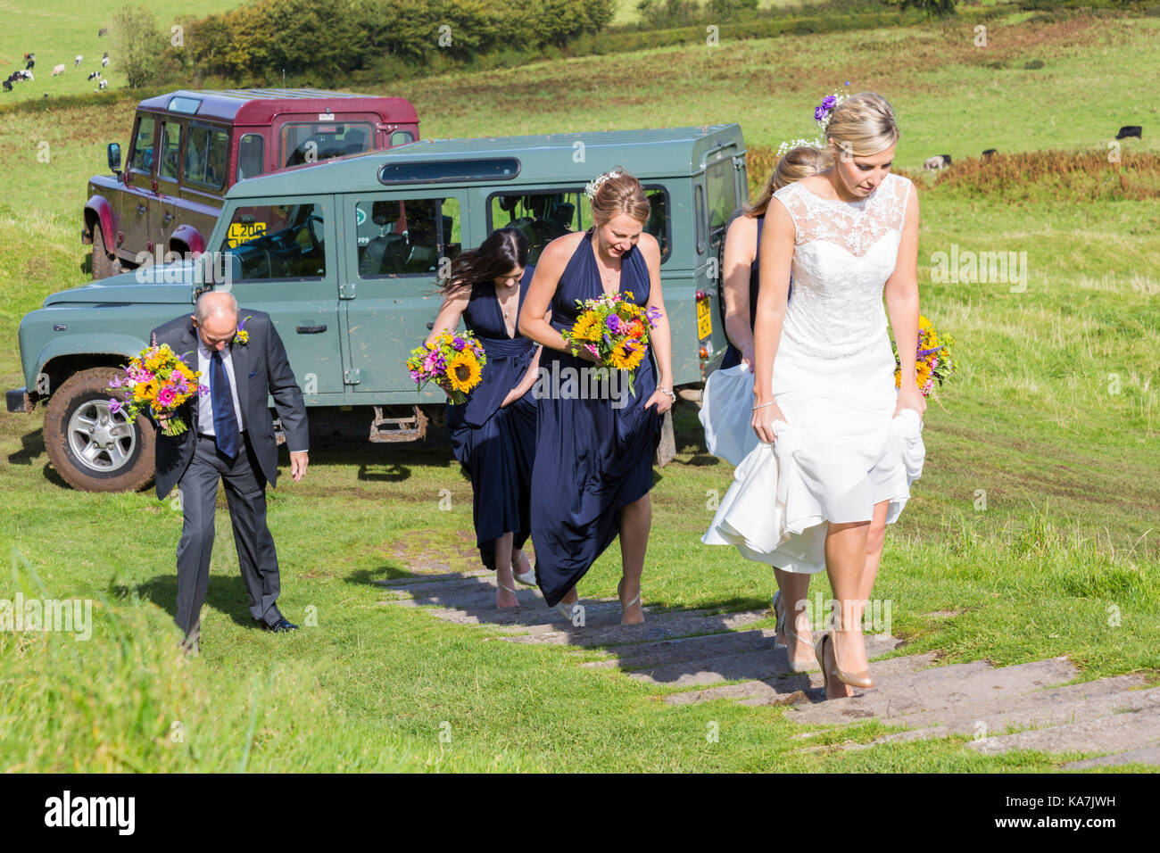 Bridal party aufsteigend Schritte zur Kirche St. Michael de Rupe, St ...
