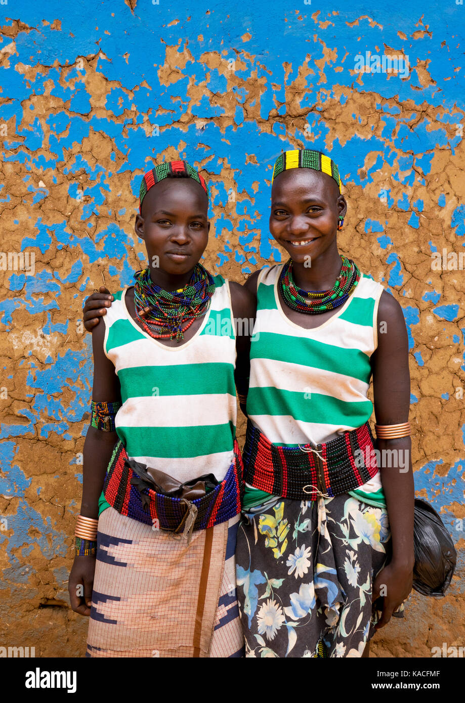 Girl hamer tribe ethiopia -Fotos und -Bildmaterial in hoher Auflösung - Seite 2 - Alamy