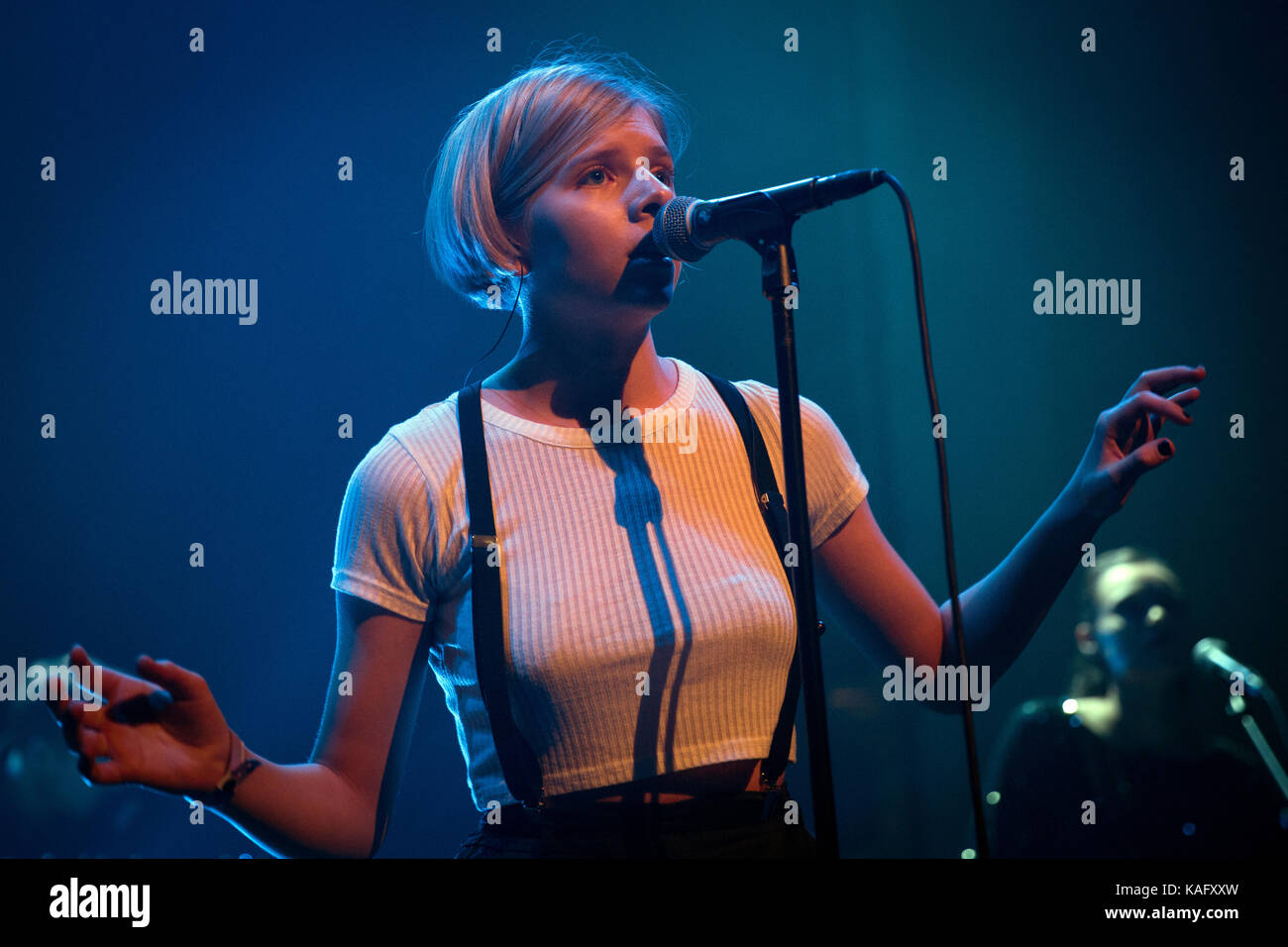 Die junge und talentierte norwegische Sängerin, Musikerin und ...