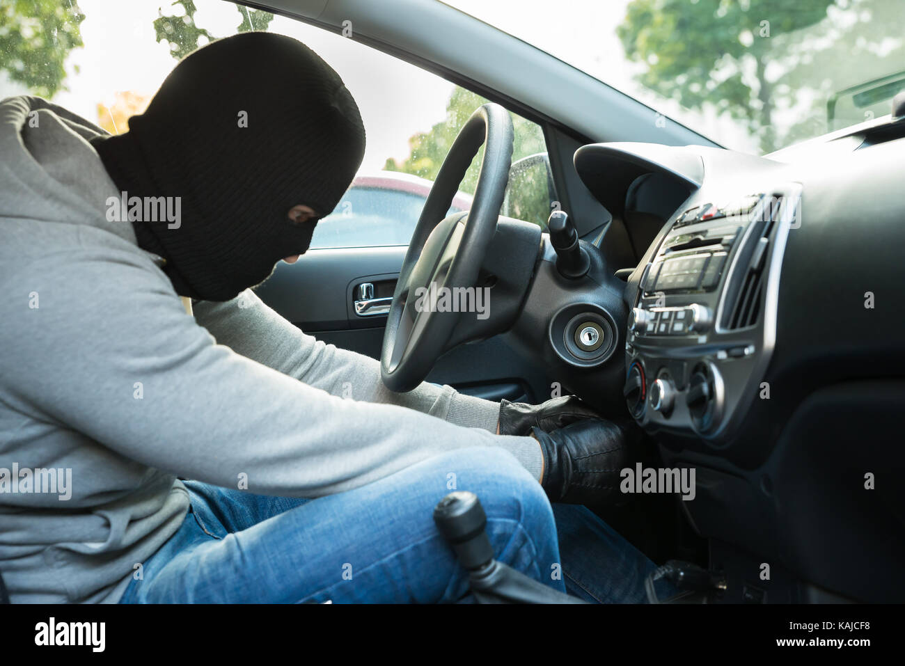 Ein auto stehlen -Fotos und -Bildmaterial in hoher Auflösung – Alamy