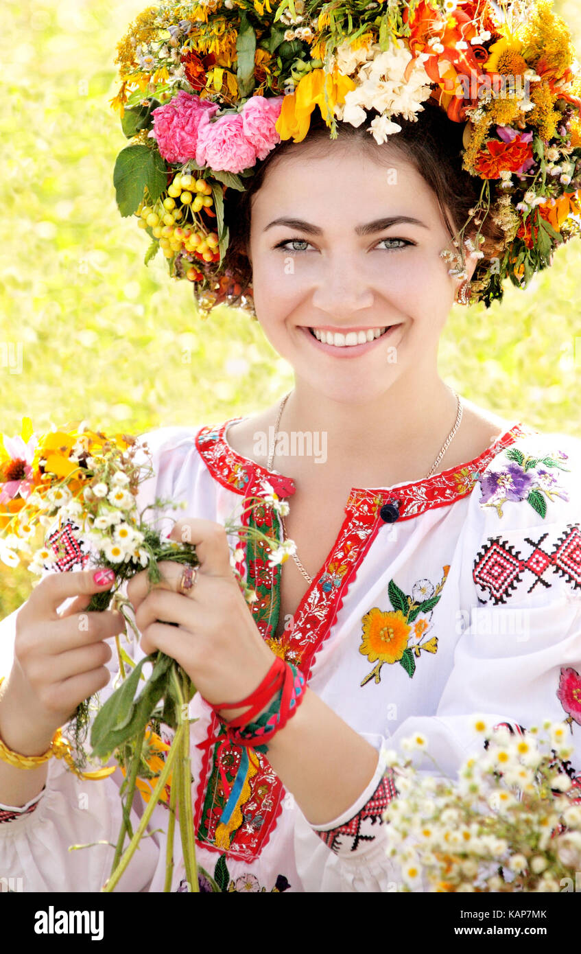 Slawisches sommersonnenwendefest -Fotos und -Bildmaterial in hoher ...