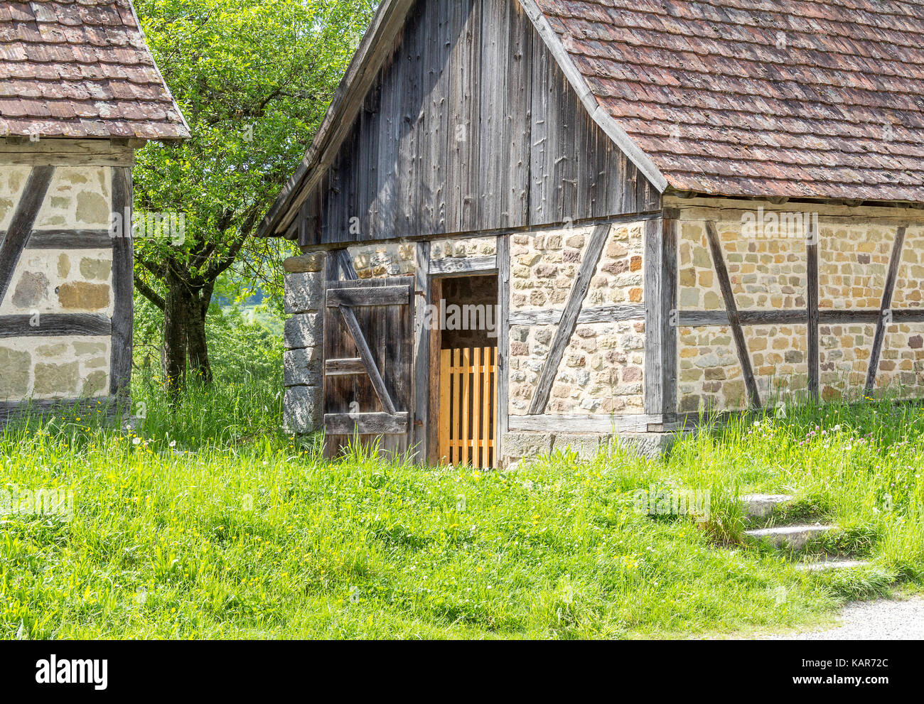 Fachwerk scheunen -Fotos und -Bildmaterial in hoher Auflösung – Alamy