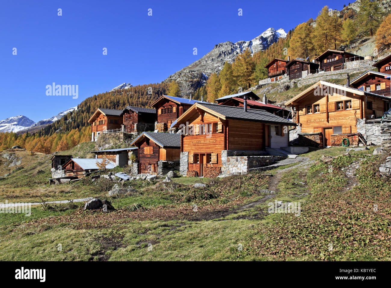 Schweizer chalet -Fotos und -Bildmaterial in hoher Auflösung – Alamy