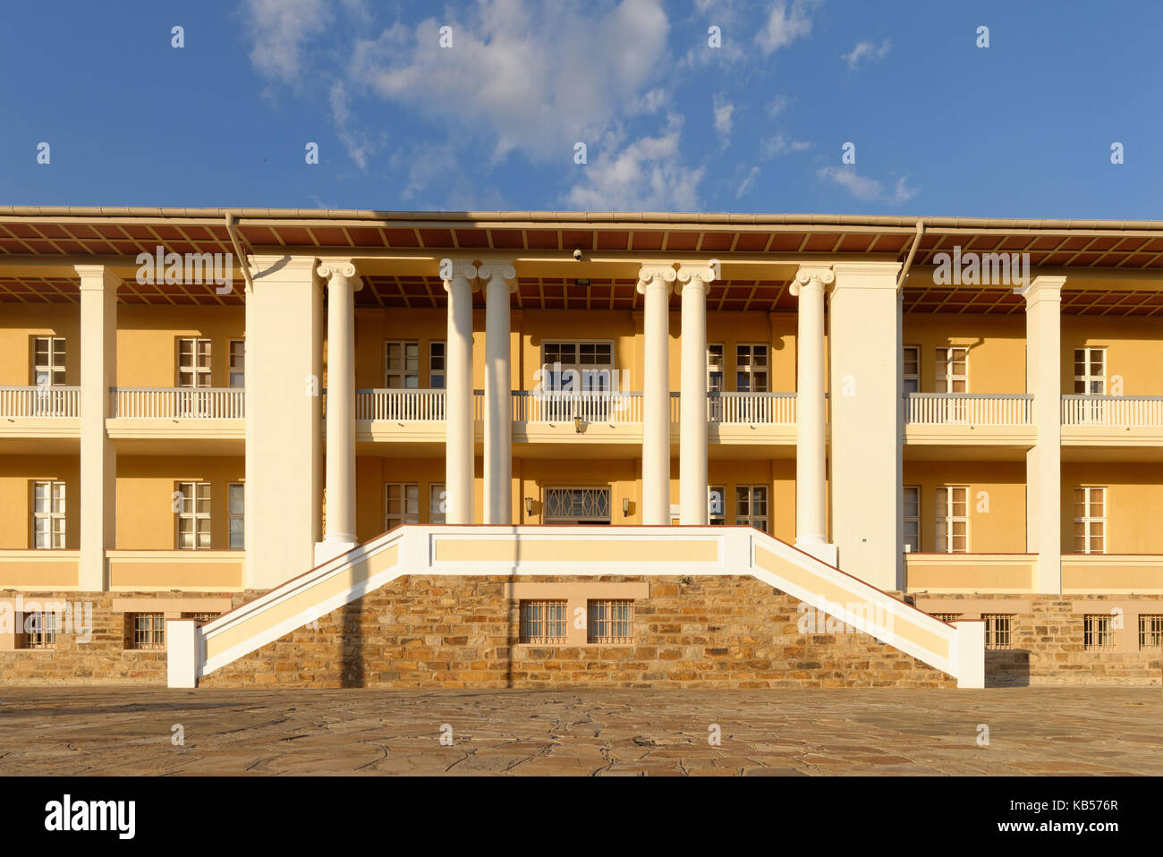 Parliament building windhoek -Fotos und -Bildmaterial in hoher ...