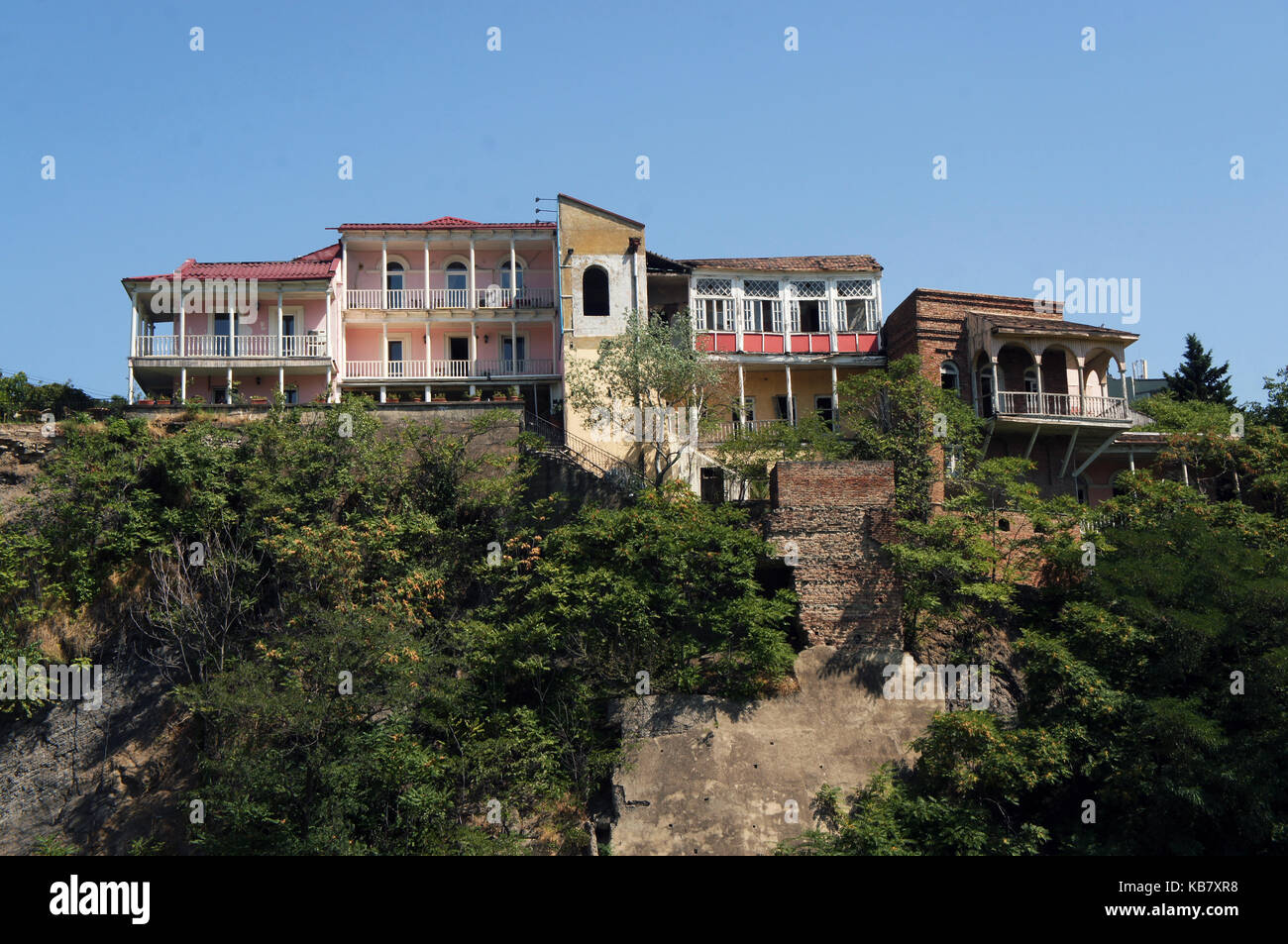 Stadt auf der klippe -Fotos und -Bildmaterial in hoher Auflösung – Alamy