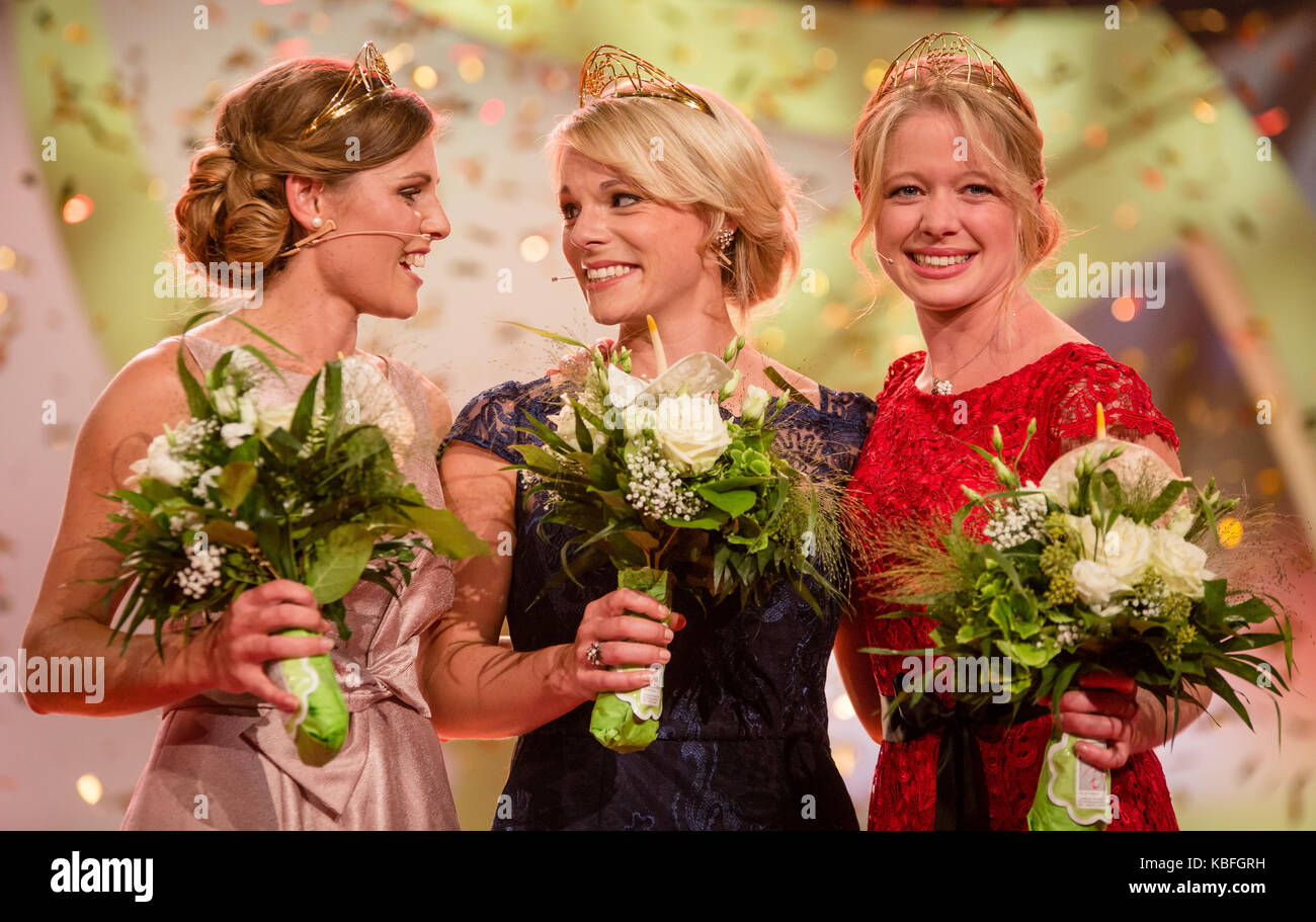 Deutsche weinkönigin -Fotos und -Bildmaterial in hoher Auflösung – Alamy