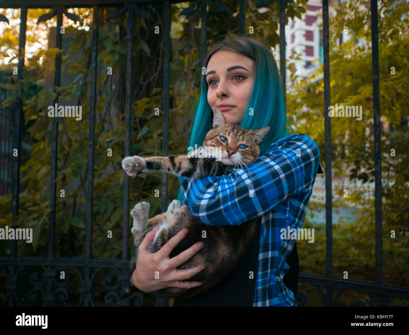 Piercing tunnel -Fotos und -Bildmaterial in hoher Auflösung – Alamy